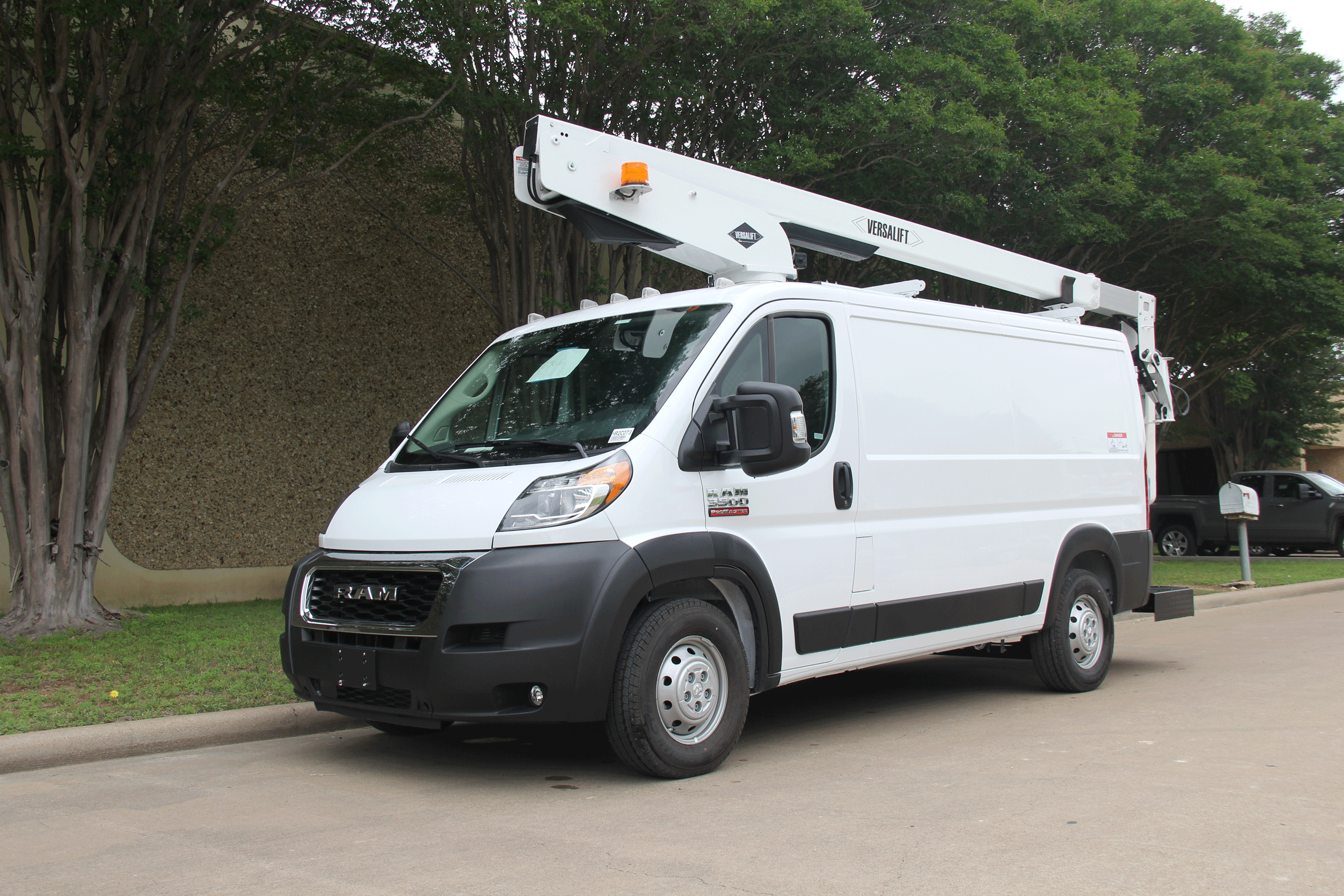 Versalift VANTEL-29-NE Van-Mounted Telecom Aerial Lift - ABM Truck ...